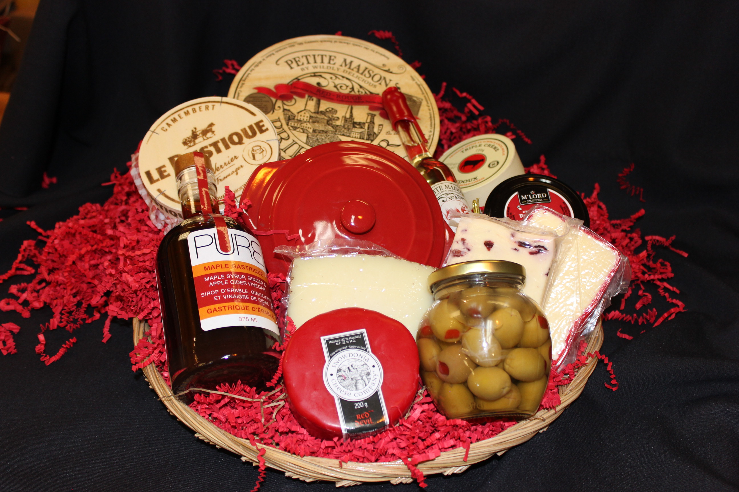 brie-baker-red-round-basket – Springbank Cheese Co. at Willow Park Village